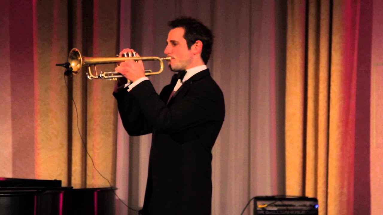 Dominick Farinacci performs "A Song for You" - YouTube