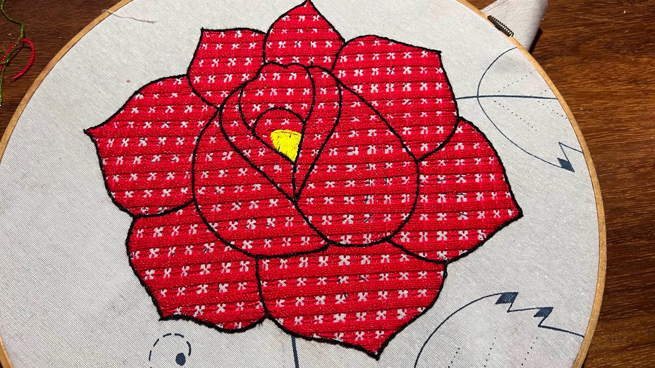 CÓMO BORDAR UNA ROSA GRANDE 🌹 Puntada fácil para una rosa 🌹 ...