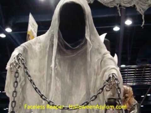 Hanging Faceless Reaper - HalloweenAsylum.com - YouTube
