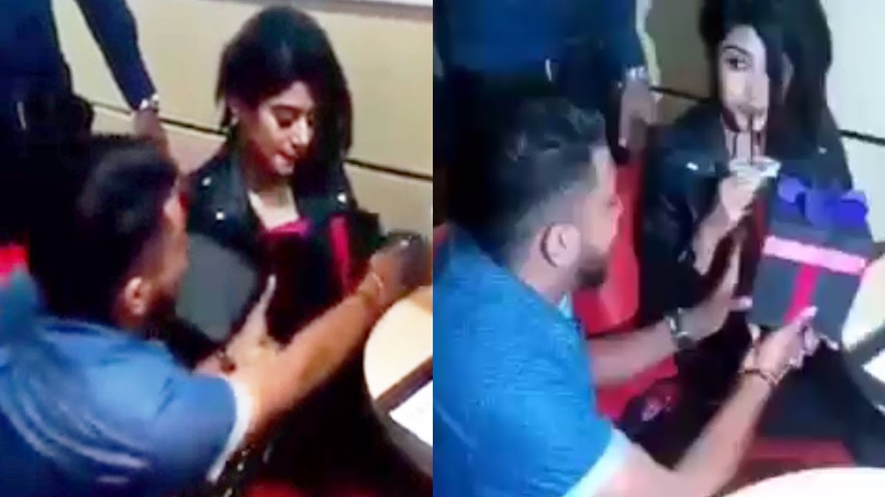 Oviya Asks Marry Me To Fan | Oviya Find Her Lover | Her At a Restaurant ...