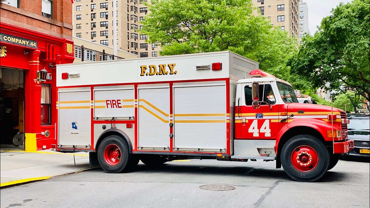 FDNY ENGINE 44 & RARE 2ND PIECE SPARE RETURNING TO QUARTERS ON E. 75TH ...