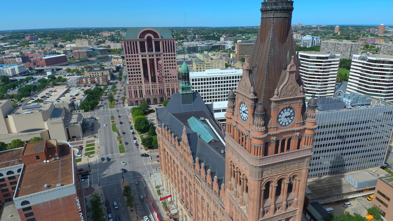 City Hall Clock Tower, Milwaukee - YouTube