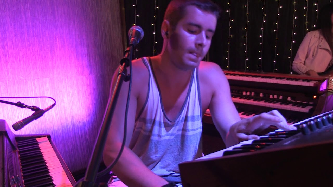 Zach Innis & The Honeybees: Live at Milford TV 2020 - YouTube