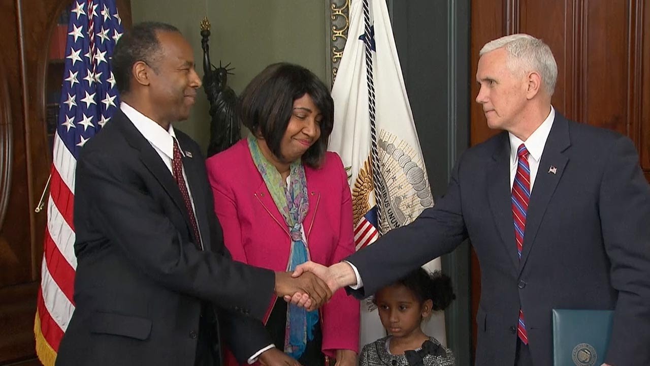 Carson, Perry sworn in as Housing and Energy secretaries - YouTube