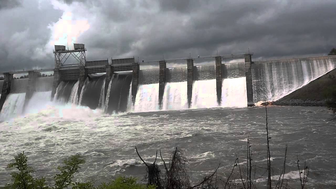 Oxford dam over flowing.. - YouTube