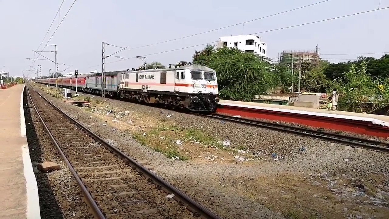 12269/Chennai Central - Hazrat Nizamuddin Duronto Express led by RPM ...