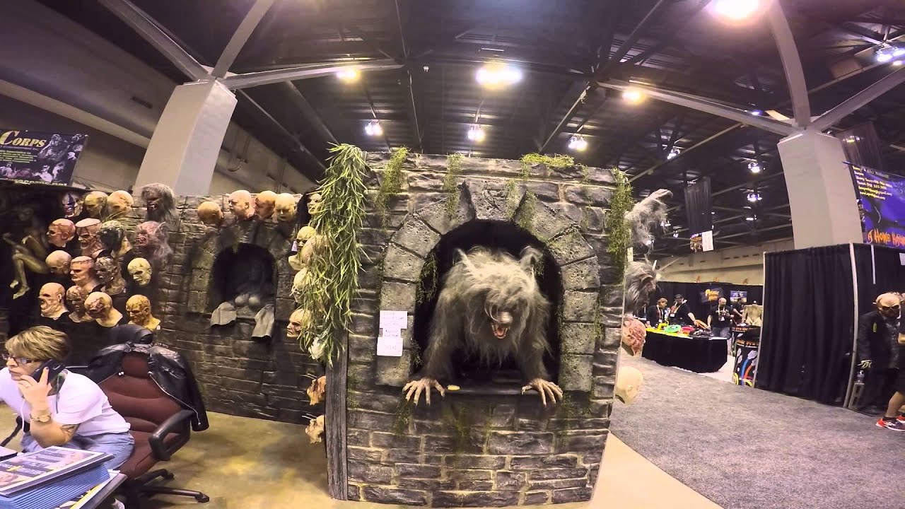 Transworld 2015 Creature Corps Werewolf Puppet Prop - YouTube