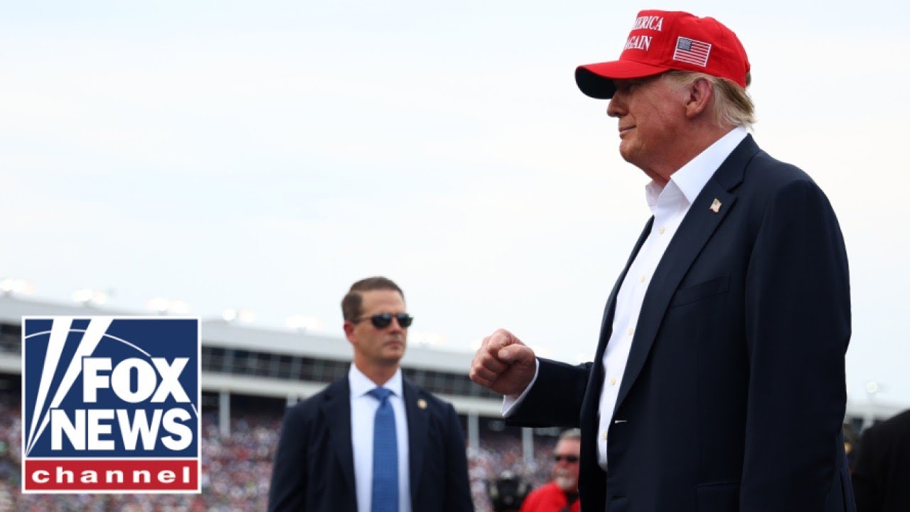 Trump gets 'roaring reception' at Coca-Cola 600 NASCAR race - YouTube