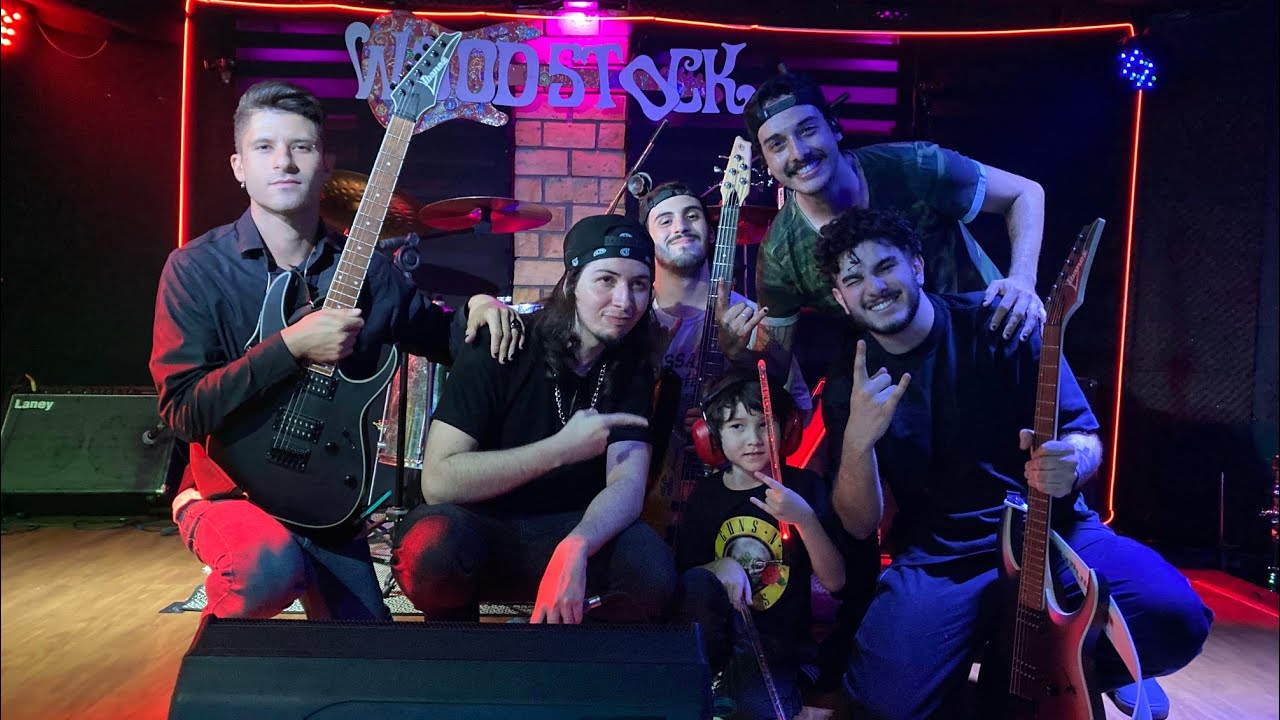 Adam e banda Avenged Sevenfold Cover, mas tocando Welcome to the Jungle ...