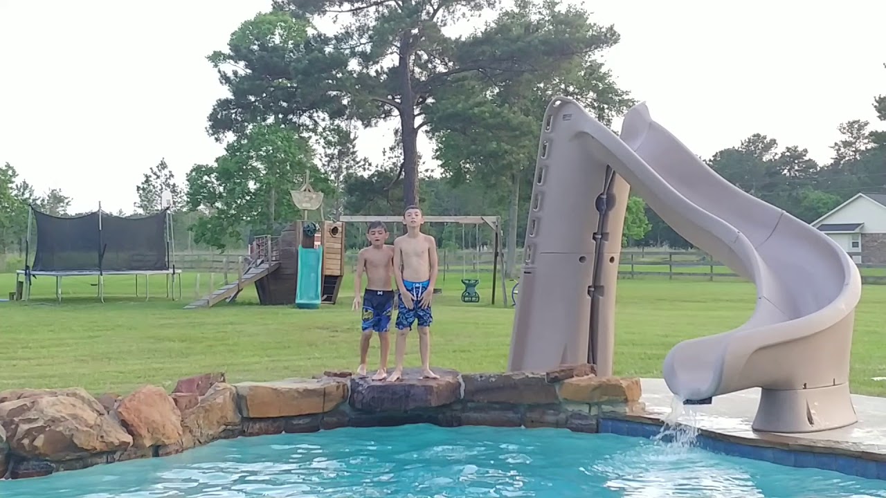 JC and AJ swim race - YouTube