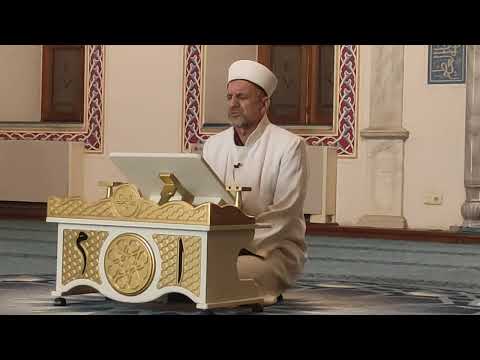 İzmit Fevziye Camii İmam Hatibi Faruk Çoban'ın sesinden kaside.