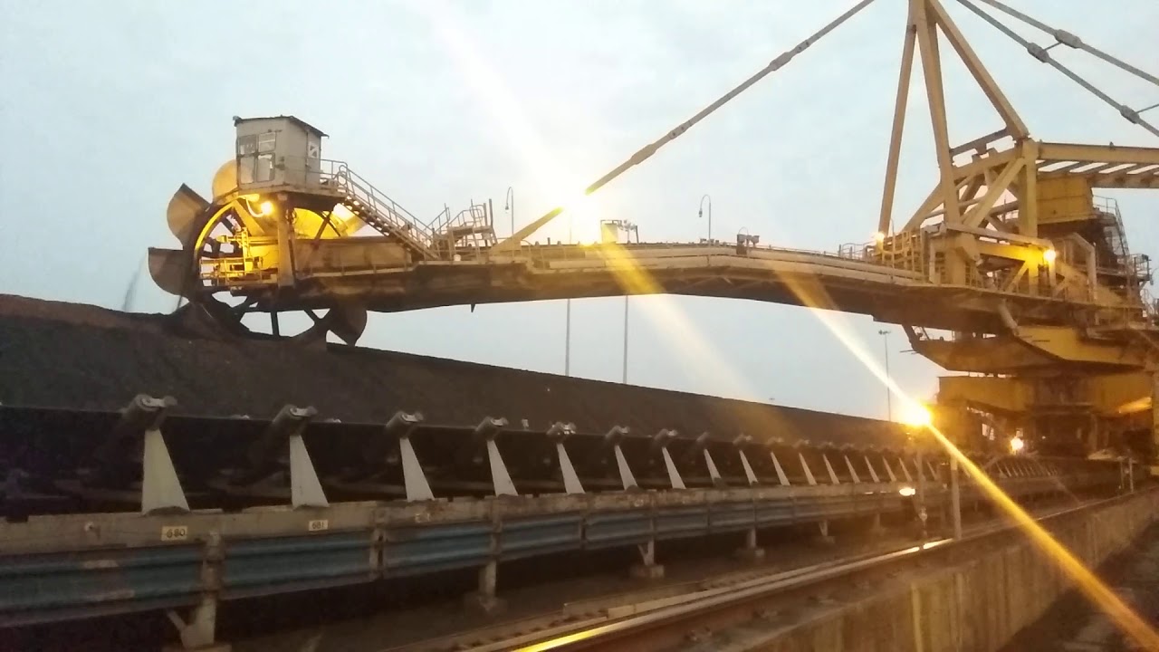 Coal Reclaiming process by Stacker/ reclaimer - YouTube