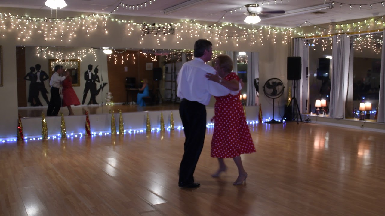Ilona Hennessey and Phil Gaskin - Polka - YouTube