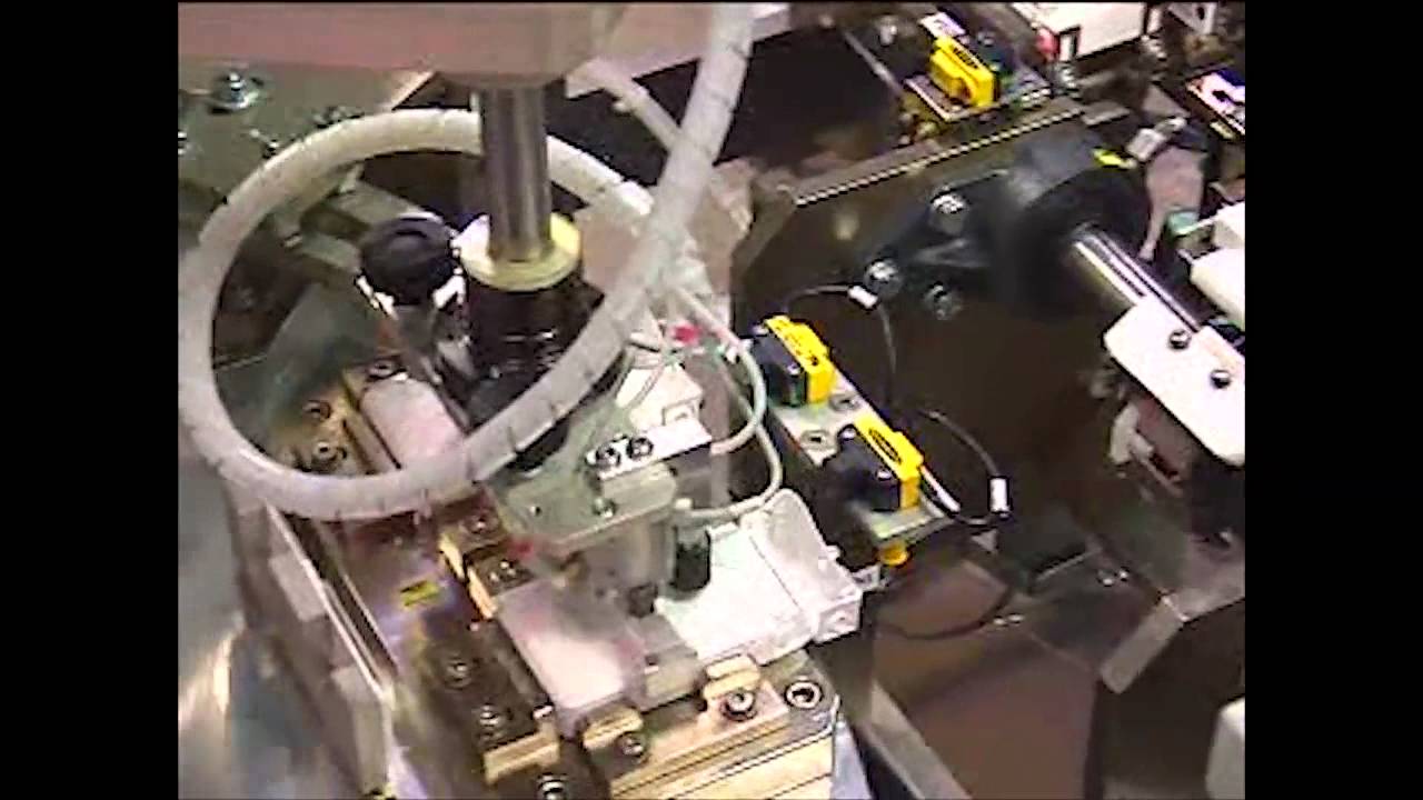 Cobra - Plastic Container Assembly Featuring MGS - YouTube