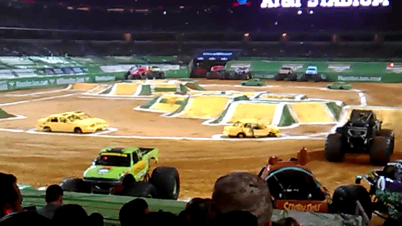 Monster Jam Arlington Texas 2017 Qualifying Part 2 - YouTube