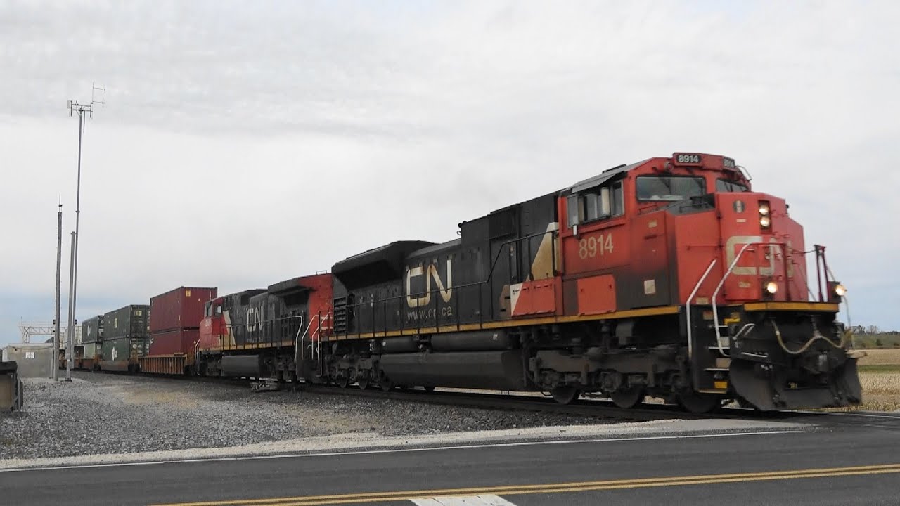 CN 8914- Stack/ Auto Rack Train, Byron, WI 10/12/24 - YouTube