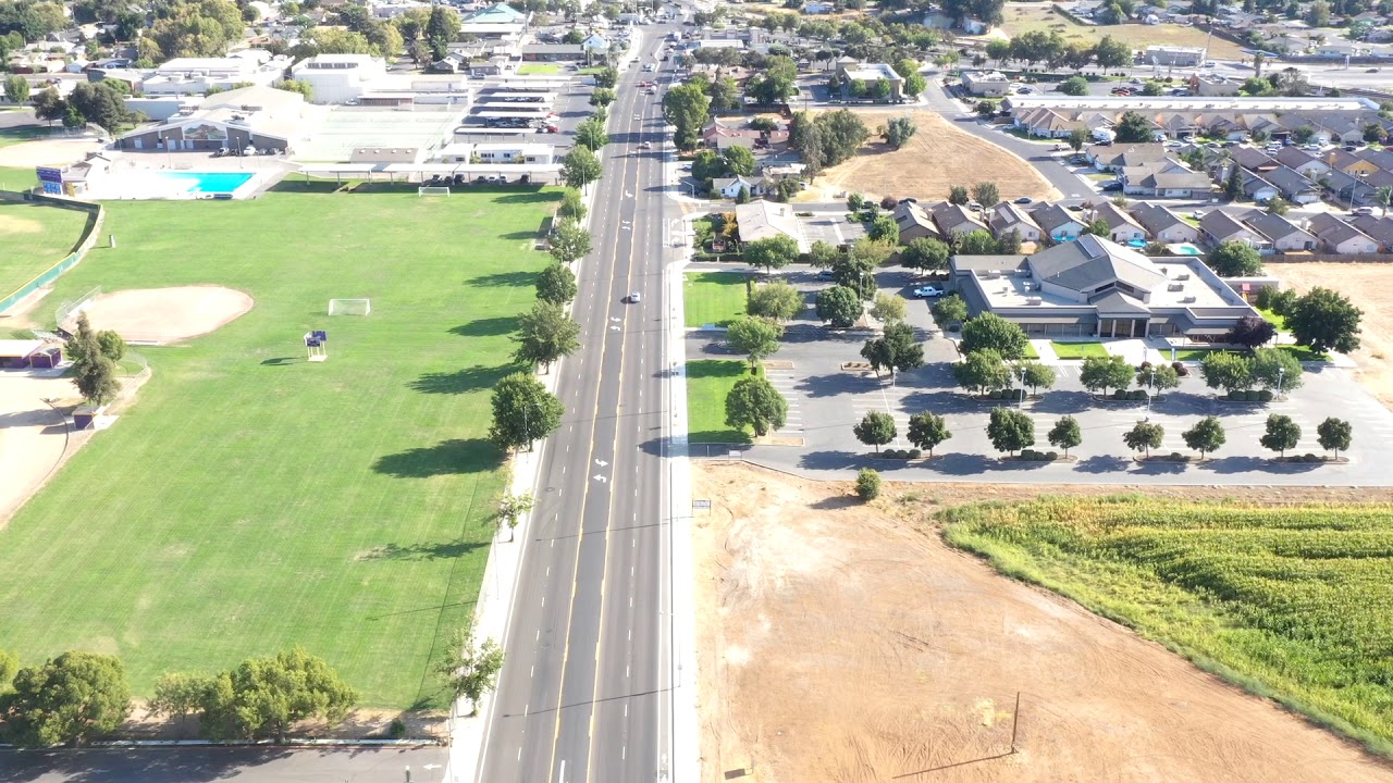 Cool hyper-lapse in a small California town called Escalon - YouTube