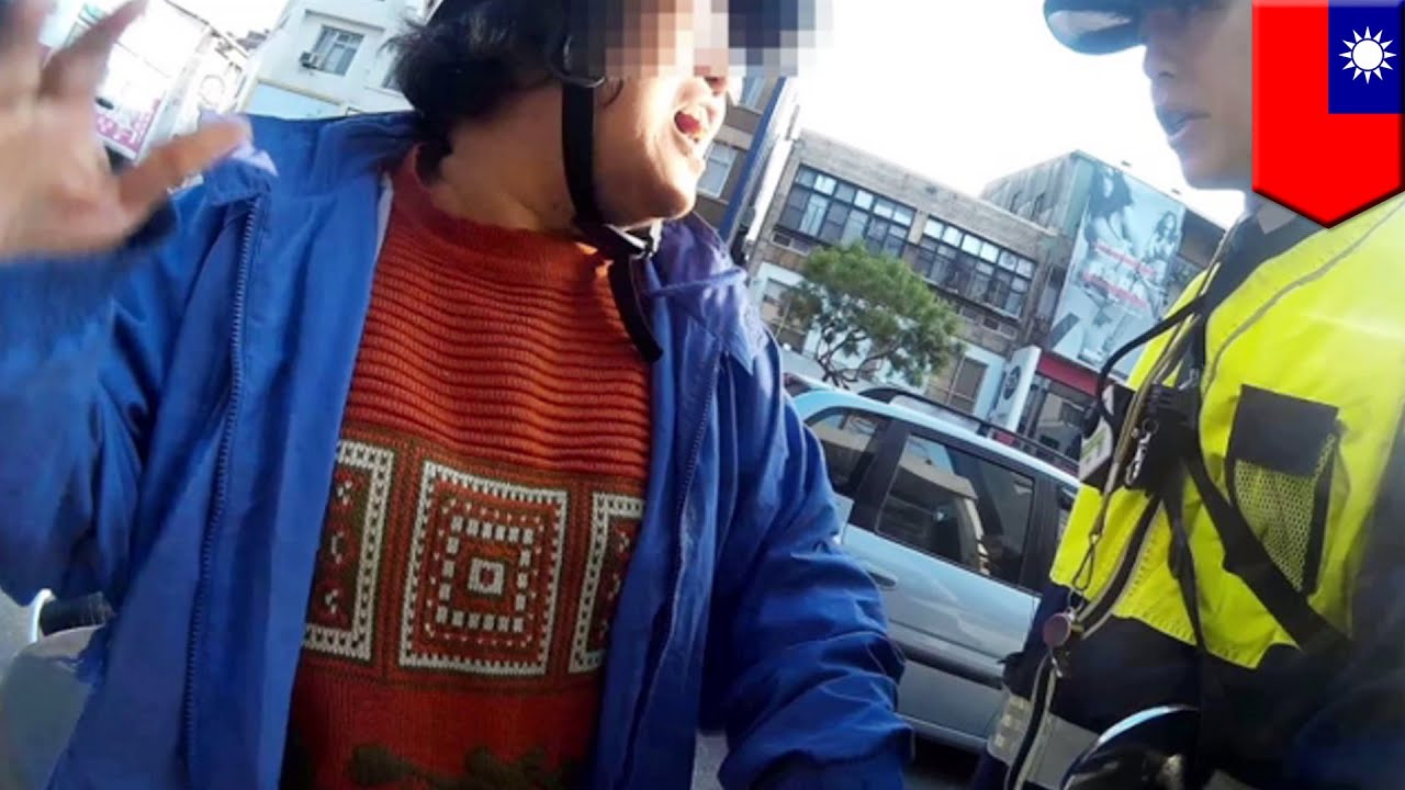 Police officer assaulted by angry woman receiving a ticket for traffic ...