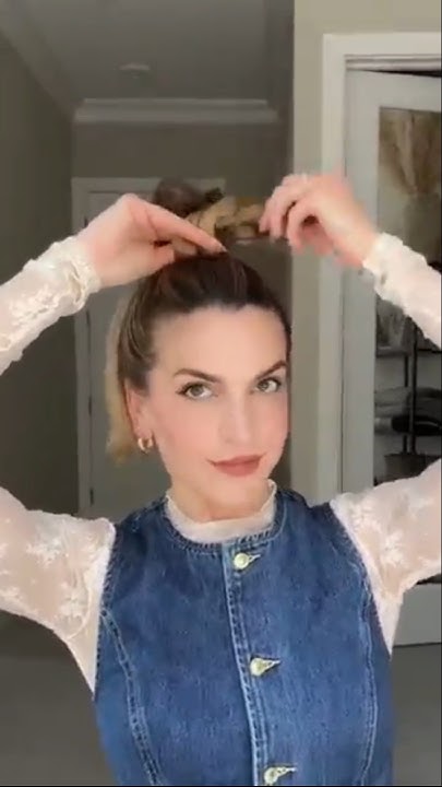 Omg😱Easy messy bun tutorial#messybun#hack#hairstyle#youtubeshorts# ...