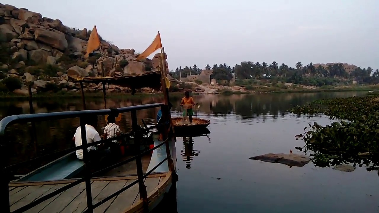 Fishing at Hampi on the round boats - YouTube