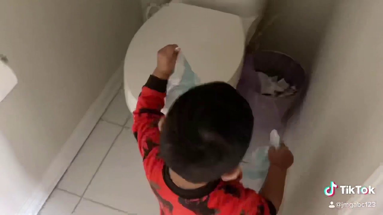 Baby throwing his own diaper! - YouTube