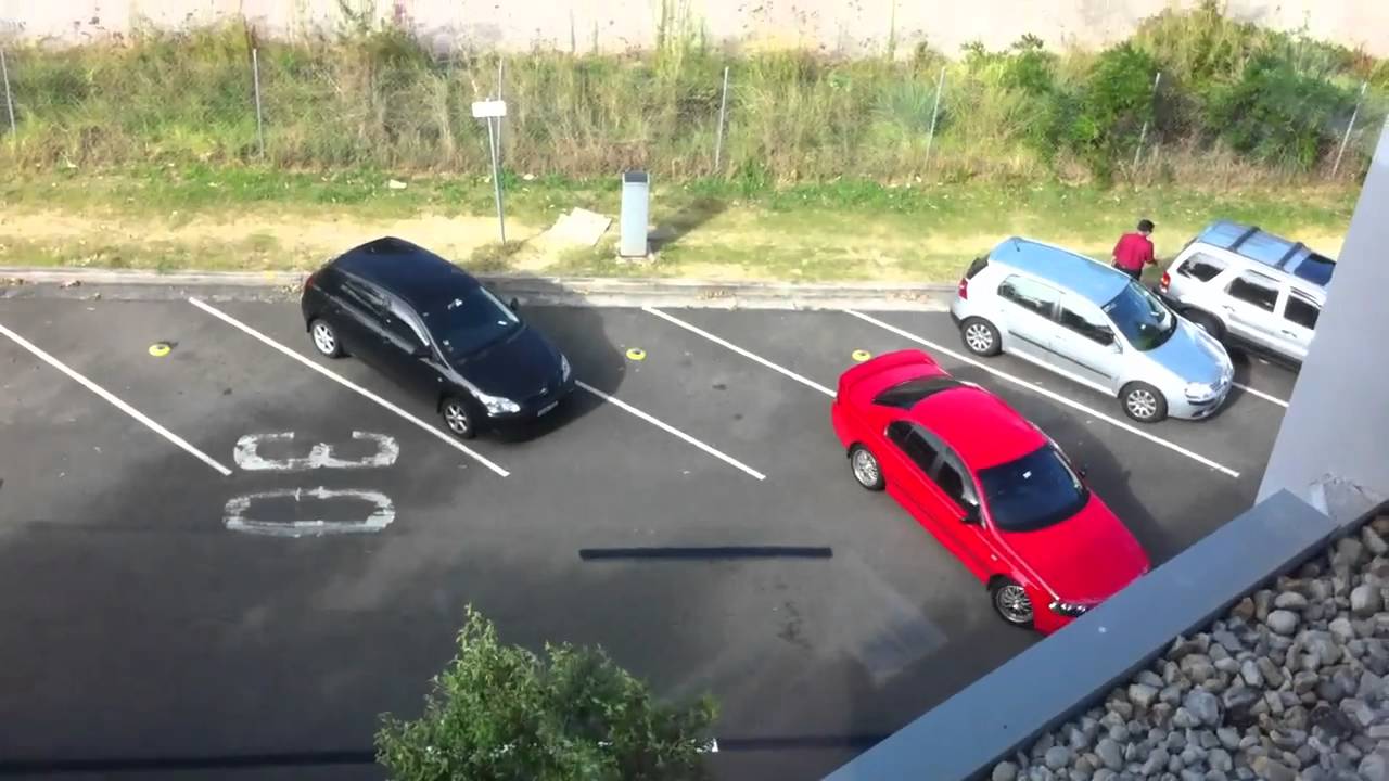 Epic Parking Fail : 2 days in a row - YouTube
