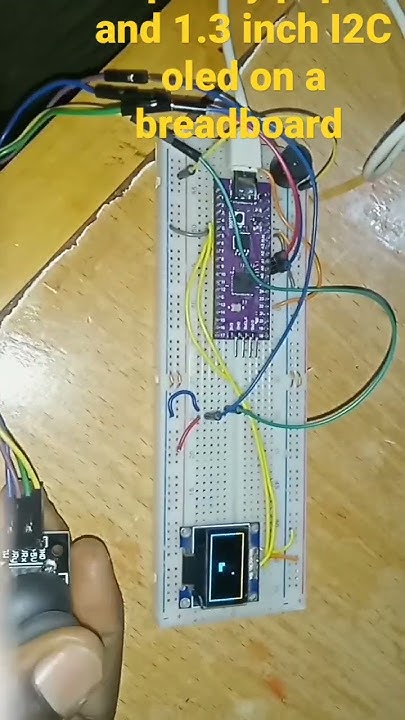 playing snake on raspberry pi pico and 1.3 inch I2C oled on a ...