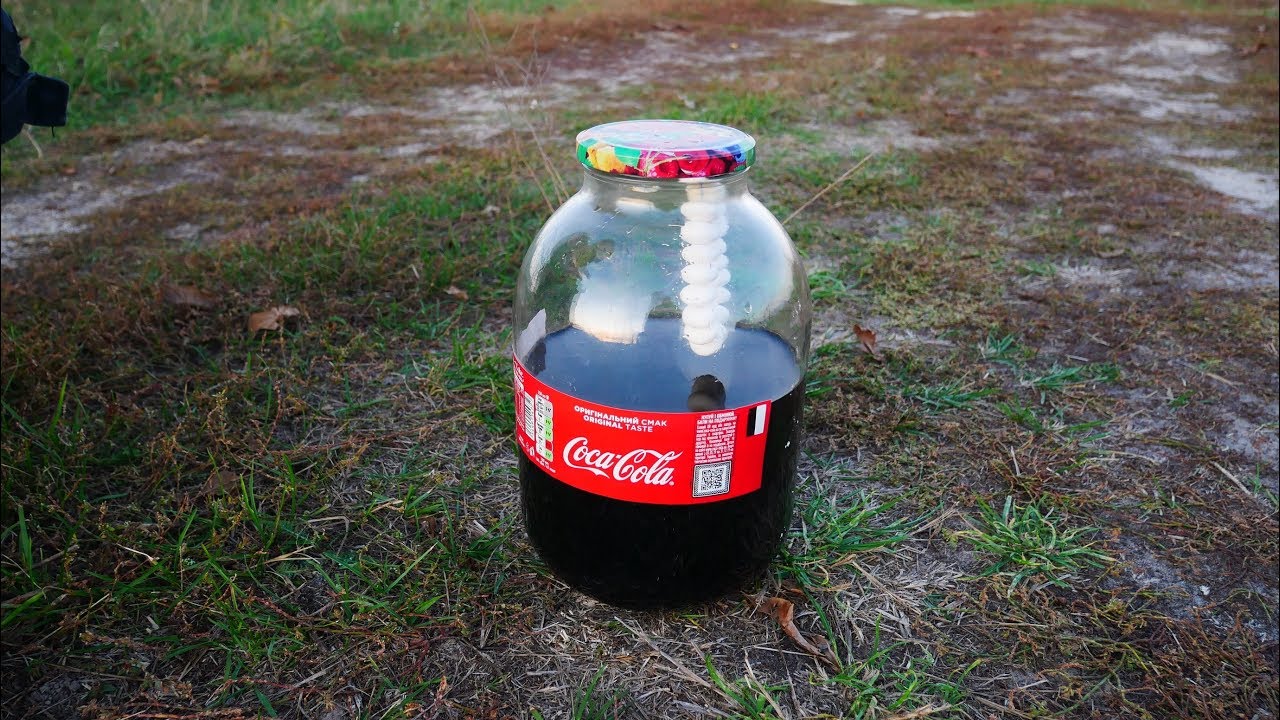 Experiment: Coca Cola and Mentos - YouTube
