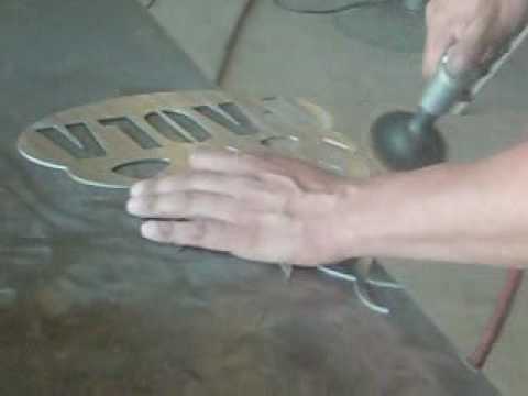 Plasma Cutter Creating Art - YouTube