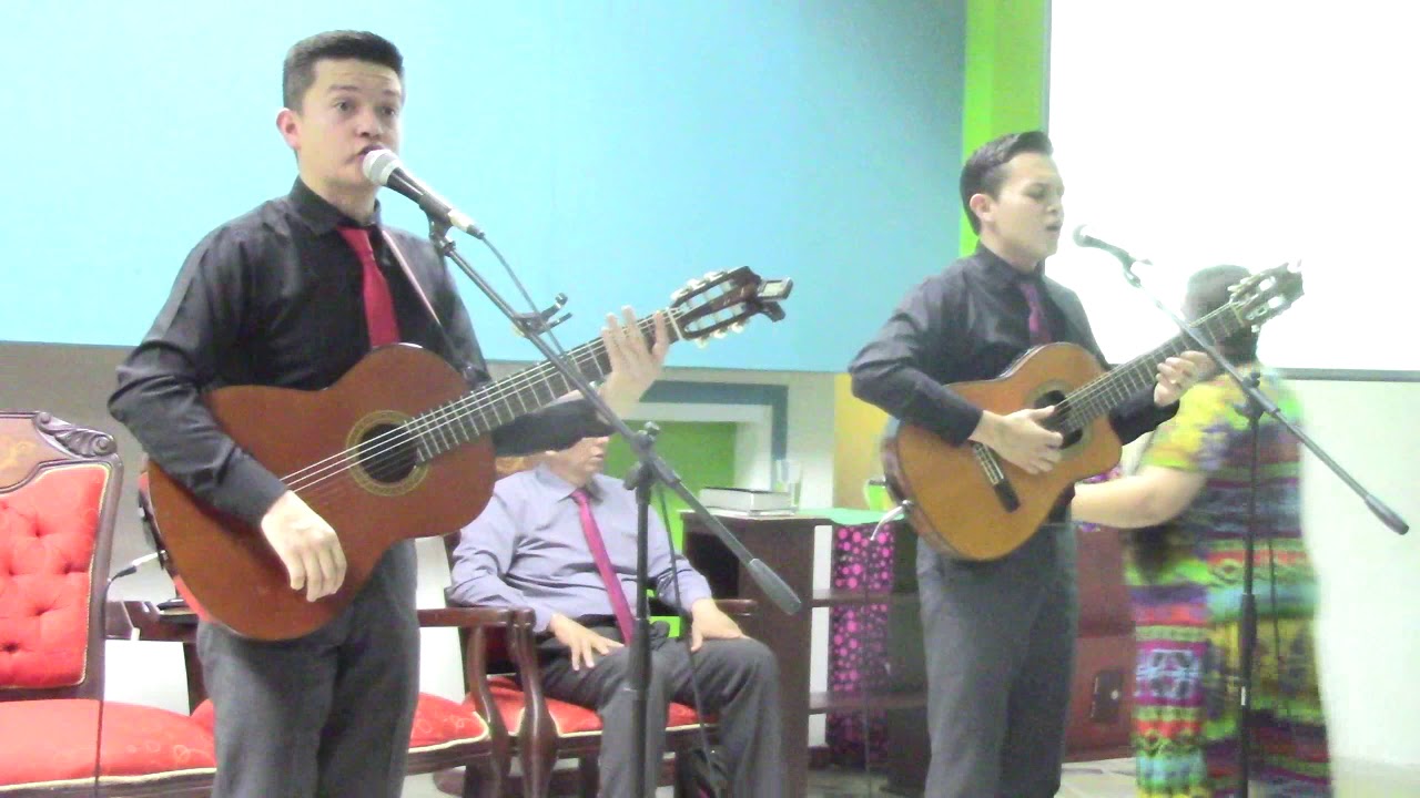 LOS HERMANOS CASTRO ***** ADORAN AL SEÑOR JESUS. - YouTube