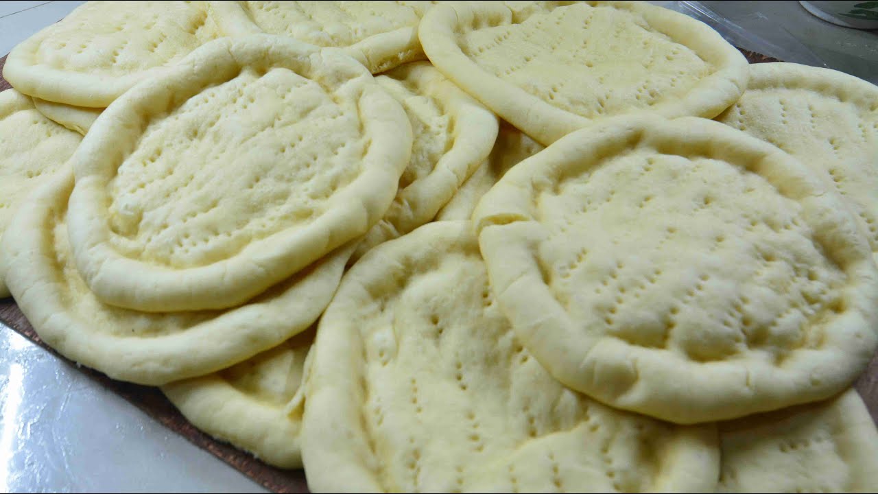 RESEP DAN 2 VERSI MEMBUAT BASE ADONAN PIZZA FROZEN TANPA CETAKAN. YANG ...