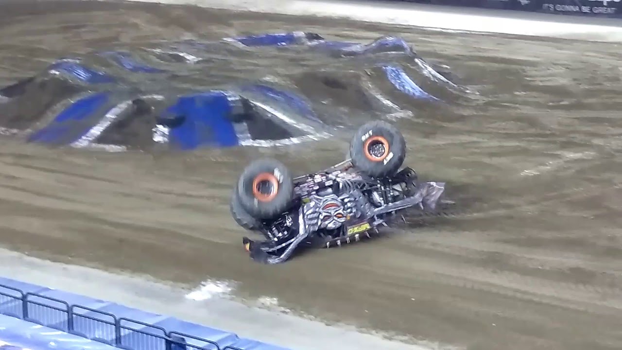 Monster Jam Tacoma Dome 2019 Highlights - YouTube