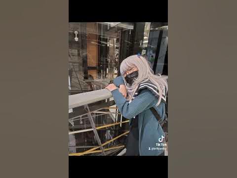 Cosplay~ as gura with seifuku fufufu - YouTube