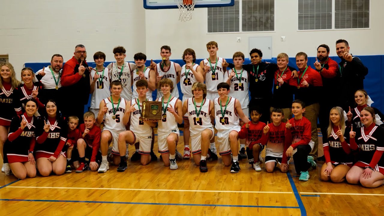 Mohawk Takes District With Last Second Win Over Hopewell-Louden - YouTube