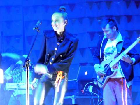 Brodka "Granda" vs. "King of my castle" 26.06.2011 - YouTube