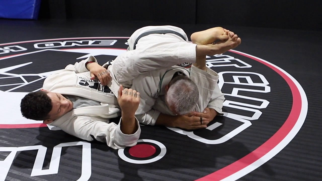 BJJ - Triangle Escape (from a full lock up) - YouTube