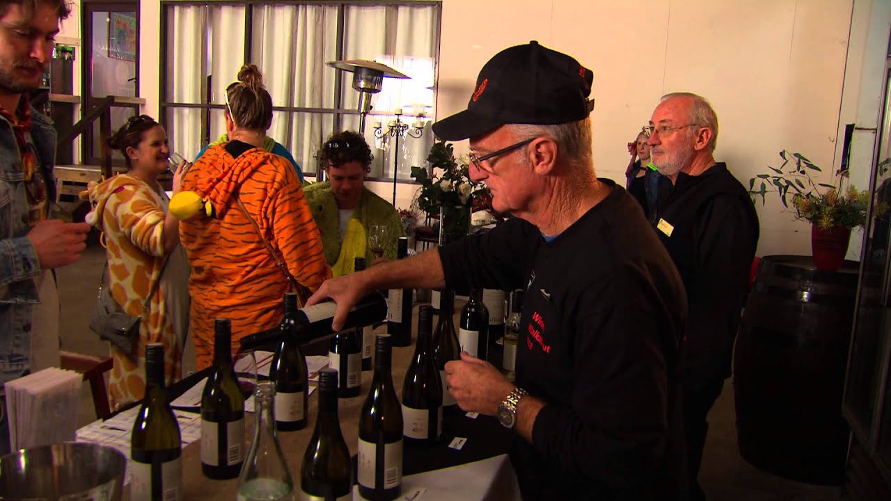 Rutherglen Winery Walkabout - YouTube