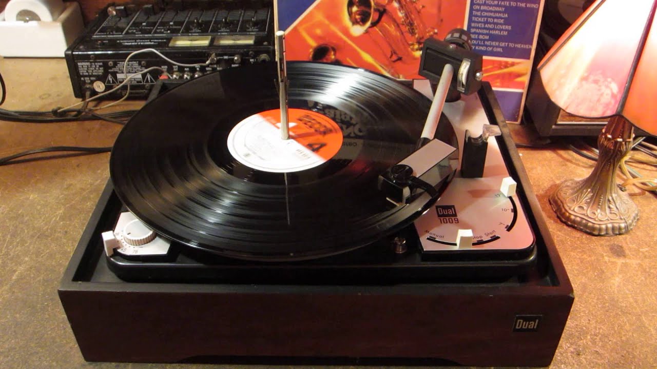 "Swing Low Sweet Chariot" (big band version) on a Dual 1009 Turntable ...