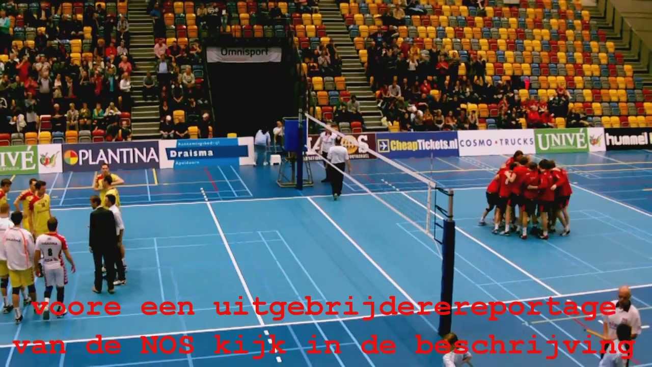 Taurus VS Dynamo, camera's, regie wagen, microfoons, en volleybal ...