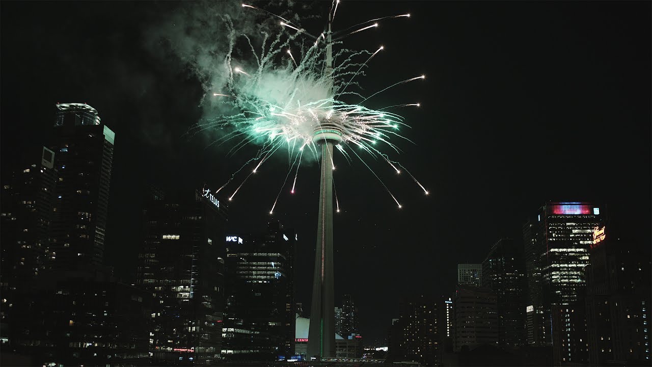 4K - CN Tower Fireworks for Canada Day 2017 - YouTube
