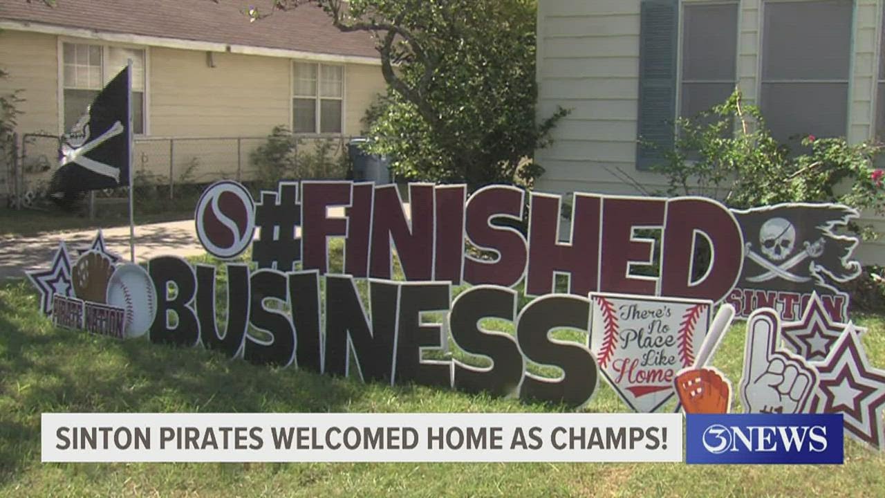 Sinton Pirates welcomed home as State champions - YouTube