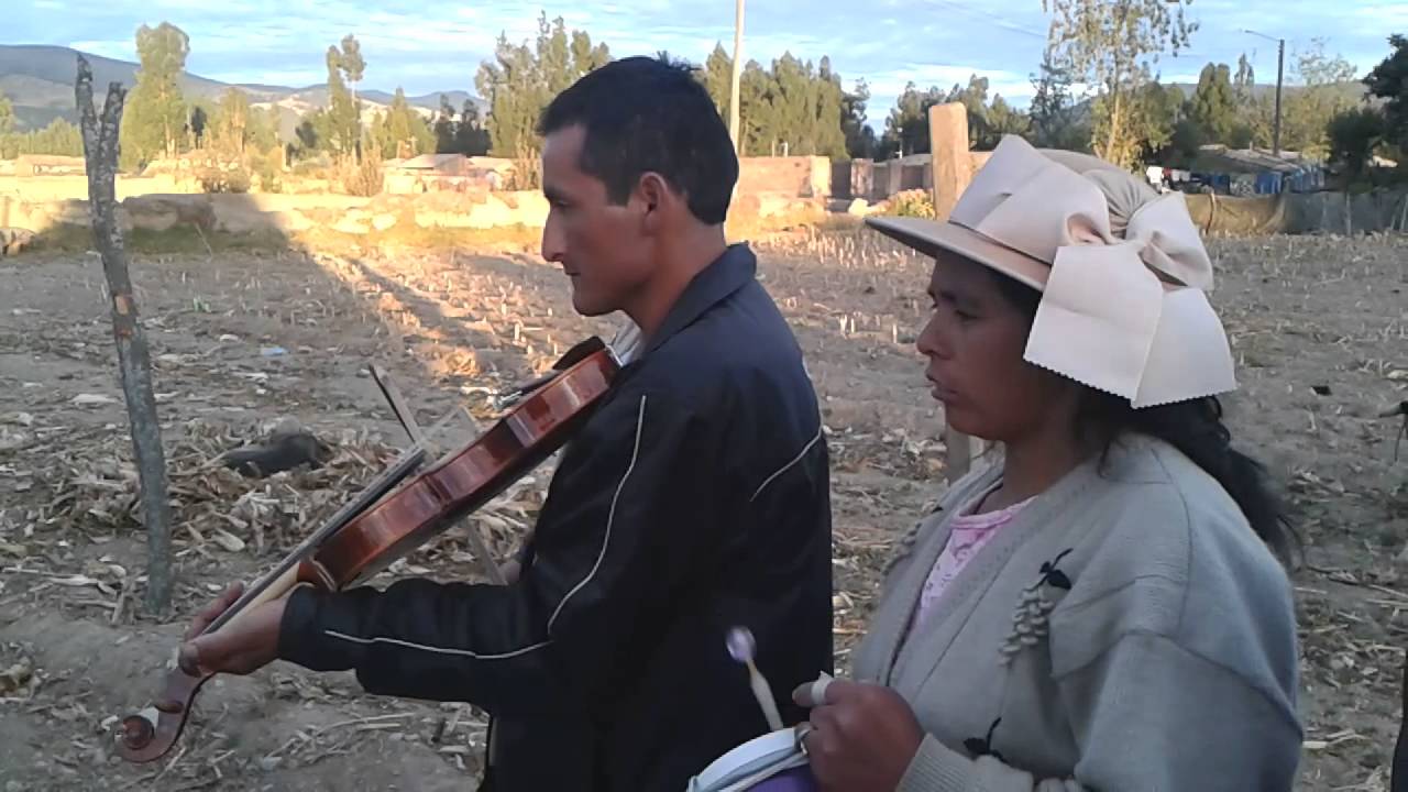 SANTIAGO CON VIOLIN Y TINYA(2) - YouTube