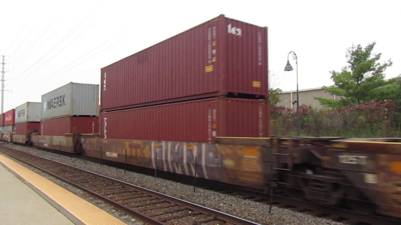 Southbound CN 2238 and CN 2588 on the Canadian National - YouTube