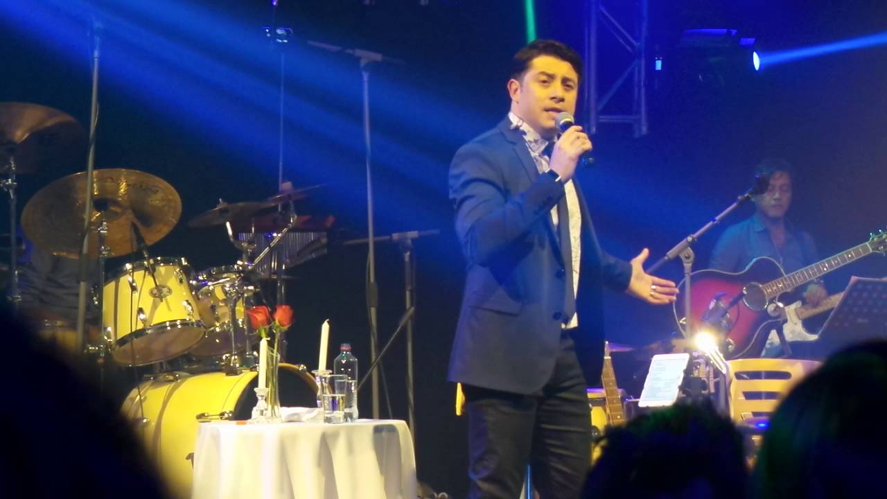 Leandro Martínez - Sera (Concierto 15 años) - YouTube