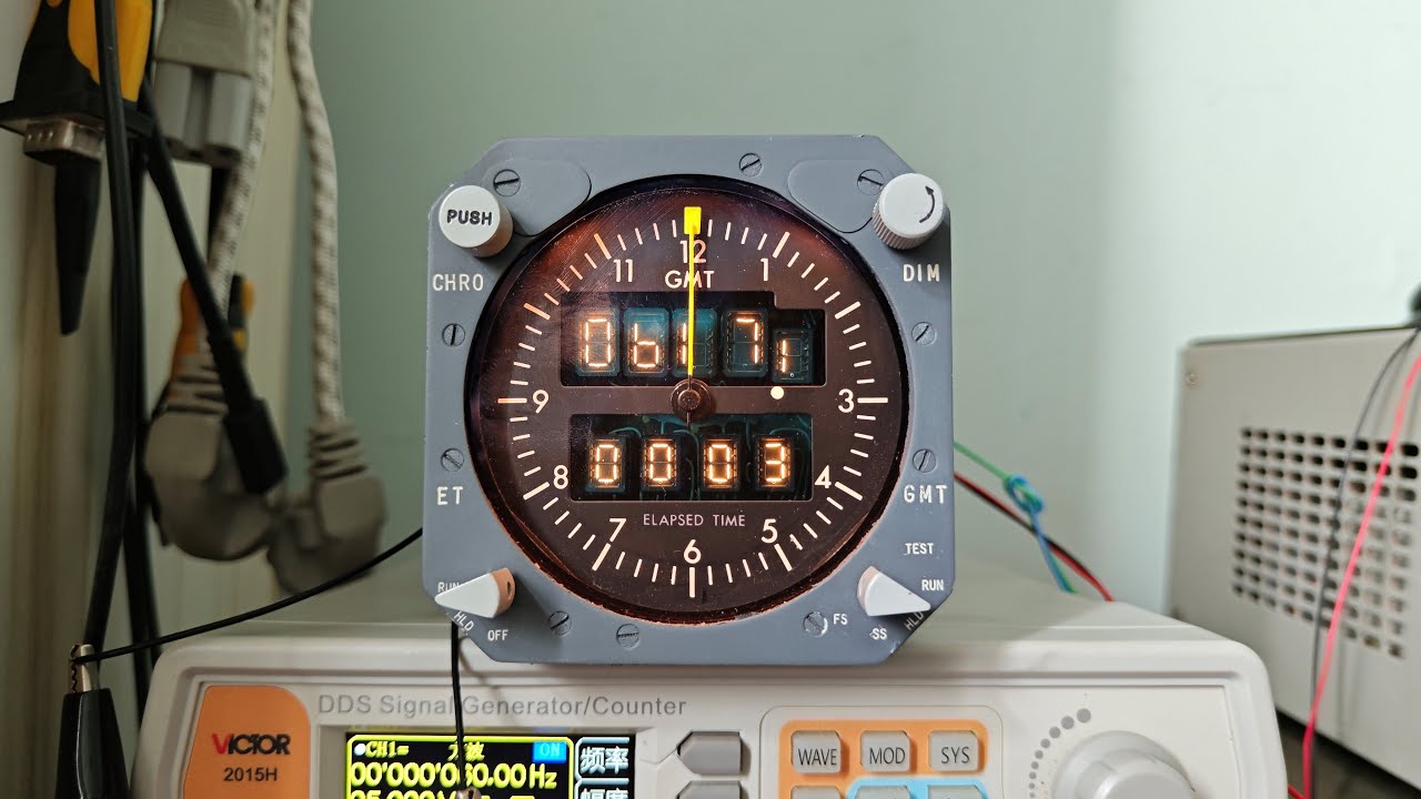 Boeing 737 Digital Clock - YouTube