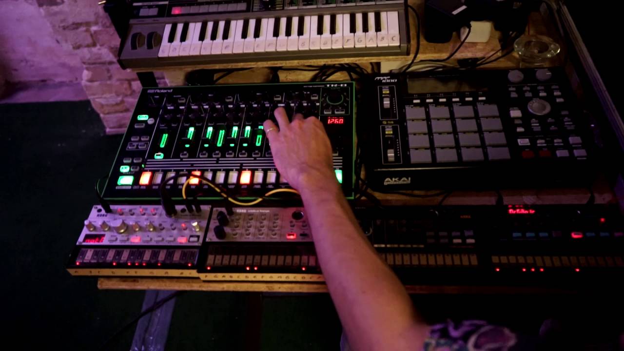 Basement Six Live Jam 01: TR8 / Volcas / Microkorg - YouTube
