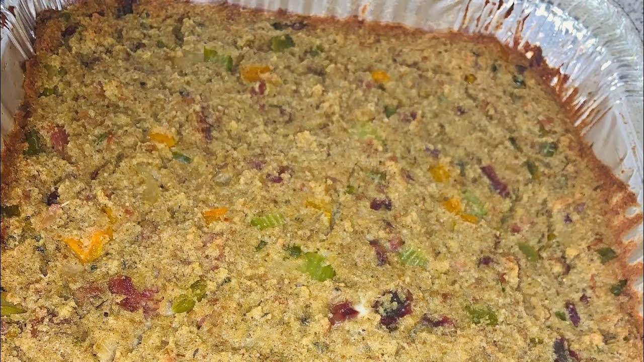 Southern Cornbread Dressing (Thanksgiving style) - YouTube