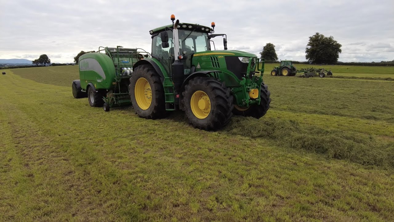BALING SILAGE 2022 - YouTube