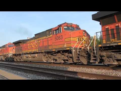 BNSF Railfanning La Plata Missouri Part 1 - YouTube