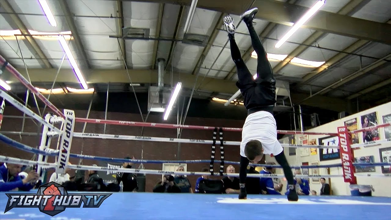 Vasyl Lomachenko does crazy handstand exercise in ring - YouTube